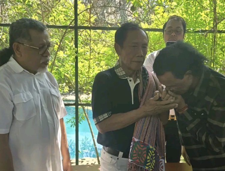 Hercules Temui Sutiyoso, Sampaikan Permintaan Maaf Secara Adat Timor ...
