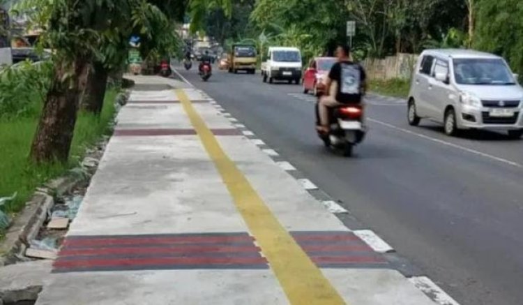 Viral Jalur Guiding Block Trotoar untuk Tunanetra di Tangsel Cuma Dicat ...