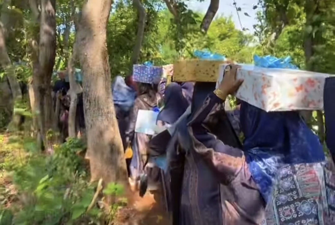 Momen Satu Kampung Dibawa Semua di Acara Nikahan Orang Madura | LambeTurah